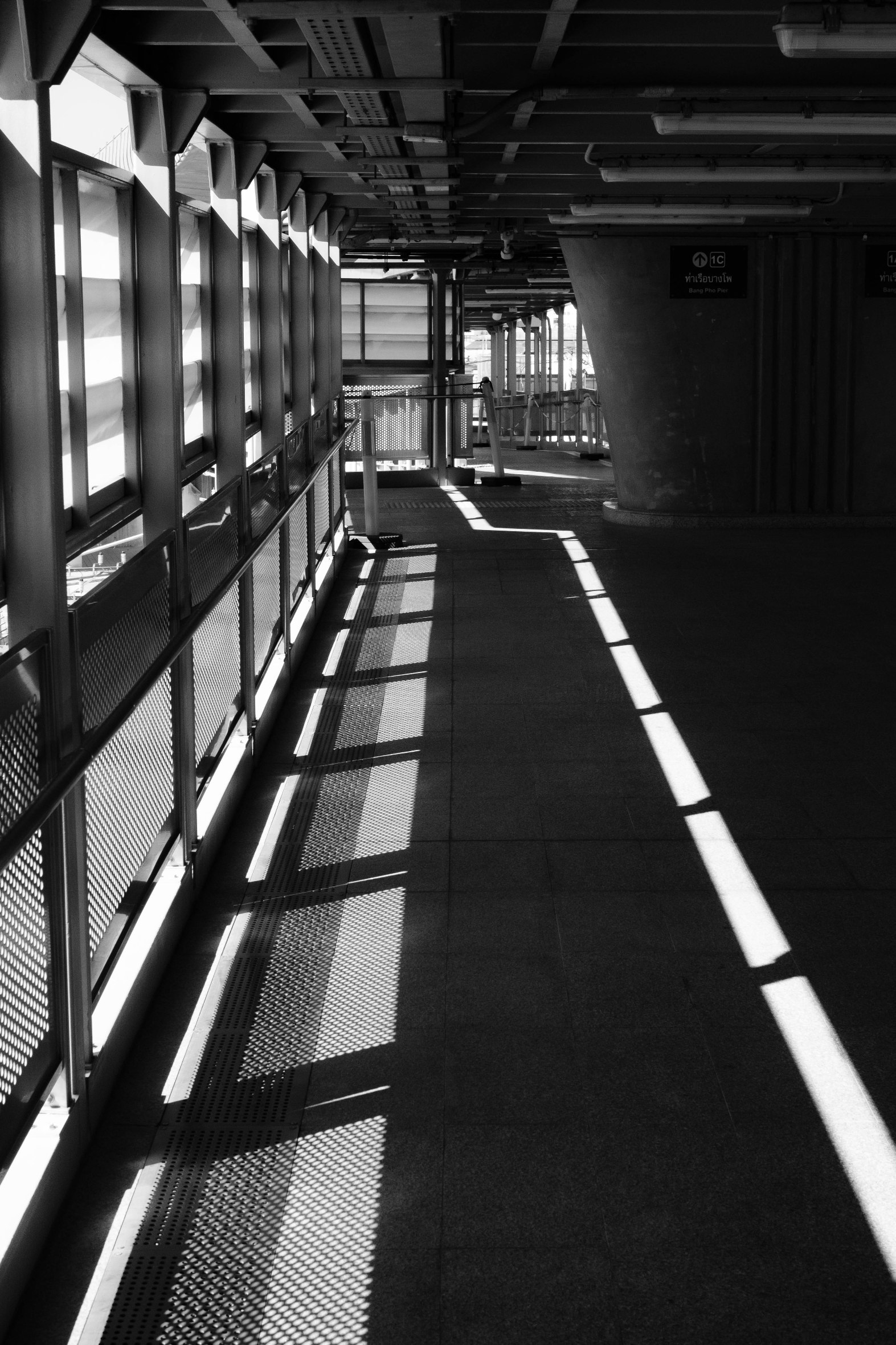 Bang Pho Pier – Smoke and Mirrors